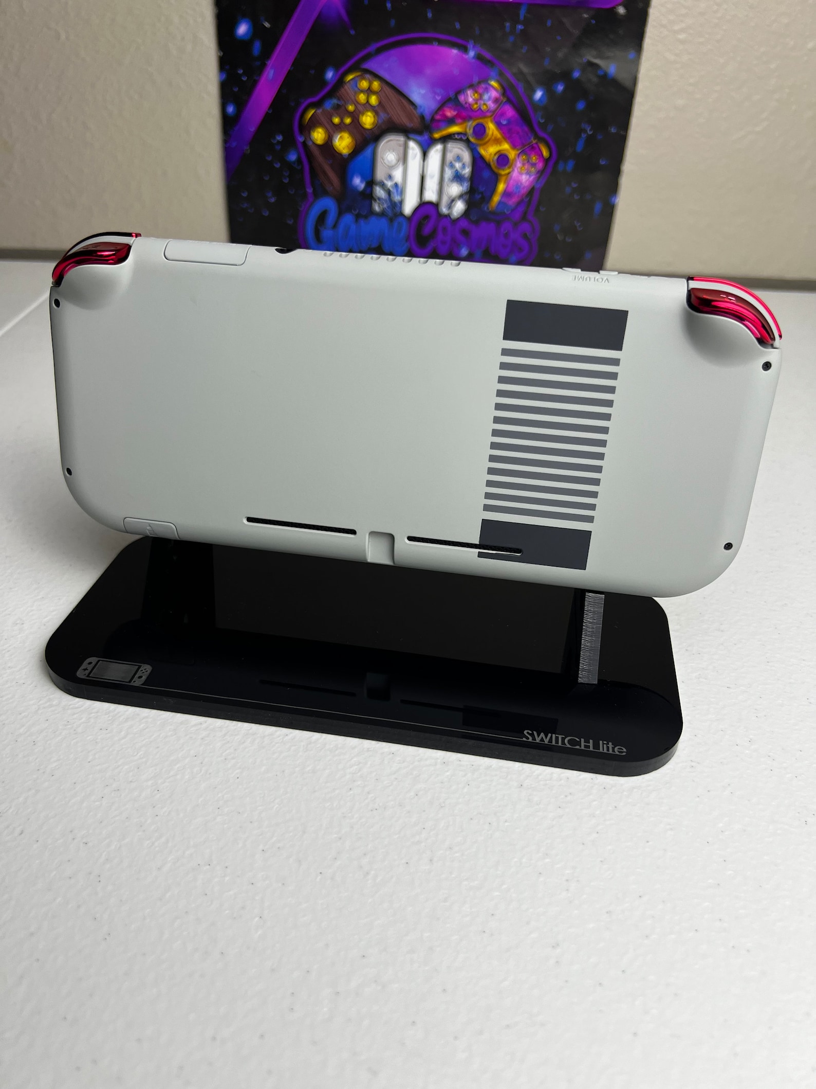 Retro NES theme – Red Chrome buttons – Premium Custom Nintendo Switch ...